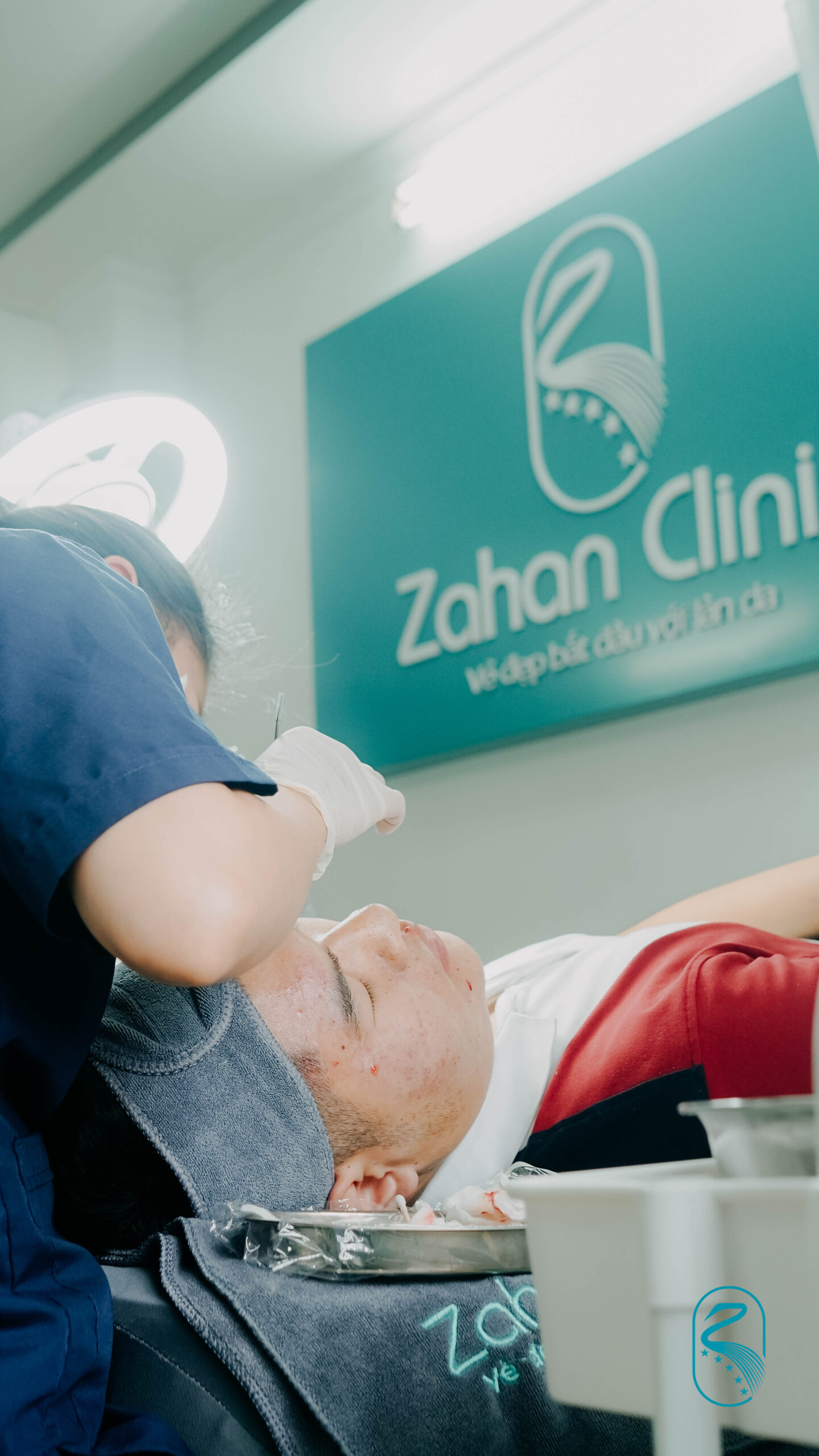 Chấm TCA trị sẹo rỗ - Zahan Clinic
